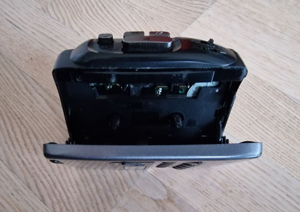 Sony Dolby WM-FX43 Auto Reverse AM/FM Walkman (Gebraucht) in Birsfelden ...
