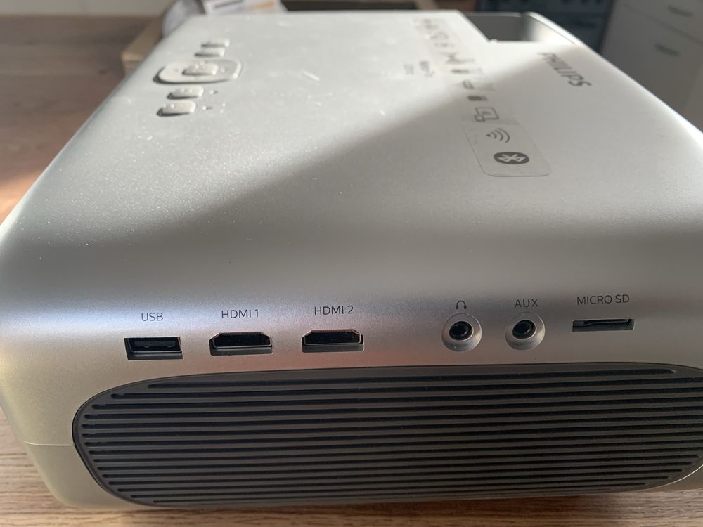 Philips NeoPix Ultra Full HD Beamer – Heimkino-Abende genies (Gebraucht ...