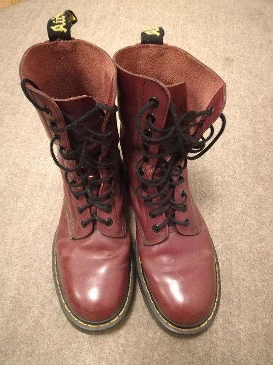 Doc Martens 10-Loch rot 39 (Gebraucht) in Aarau für CHF 50 – mit ...