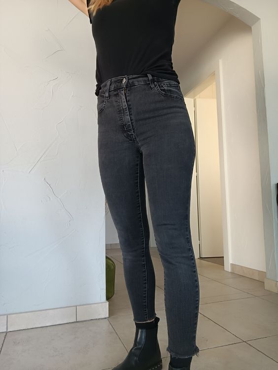 JEAN LEVI'S MILE HIGH SUPER SKINNY 24 (Gebraucht) in Sierre für CHF 10 ...