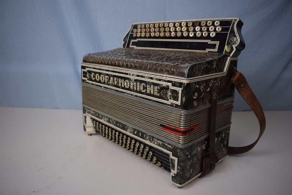 Akkordeon chromatisch Coop. Armoniche (Gebraucht) in Zürich für CHF 220 – mit Lieferung auf ...