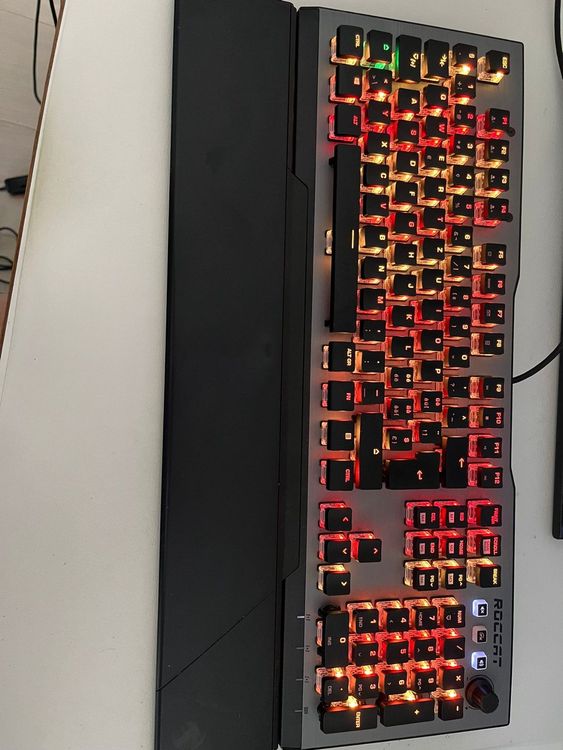 Roccat Vulcan 120 Aimo | Kaufen auf Ricardo