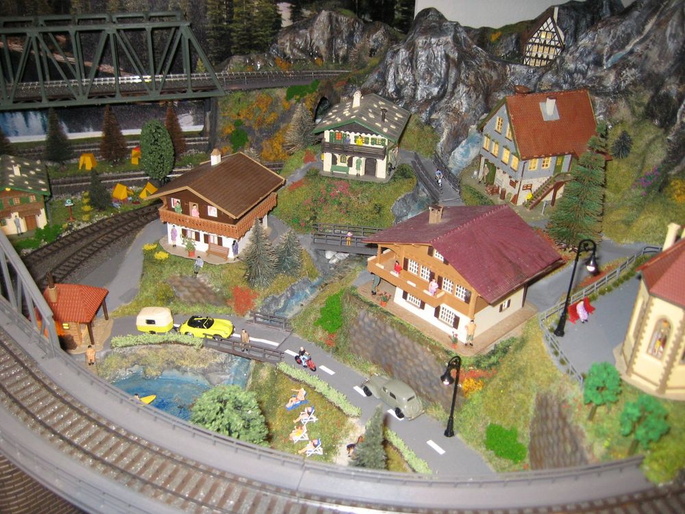 Neu aufgebaute Modelleisenbahn Spur HO (Neu (gemäss Beschreibung)) in ...