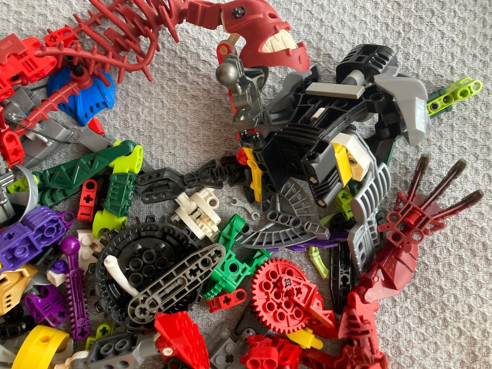 1 Kg verschiedene grosse und kleine Lego Bionicel Teile | Kaufen auf Ricardo