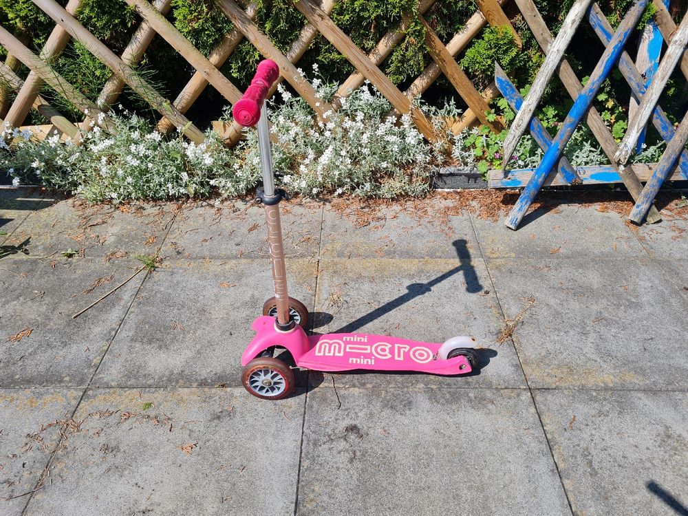 Micro Mini Scooter, Pink (Gebraucht) in Schönengrund für CHF 15 – nur Abholung auf Ricardo kaufen