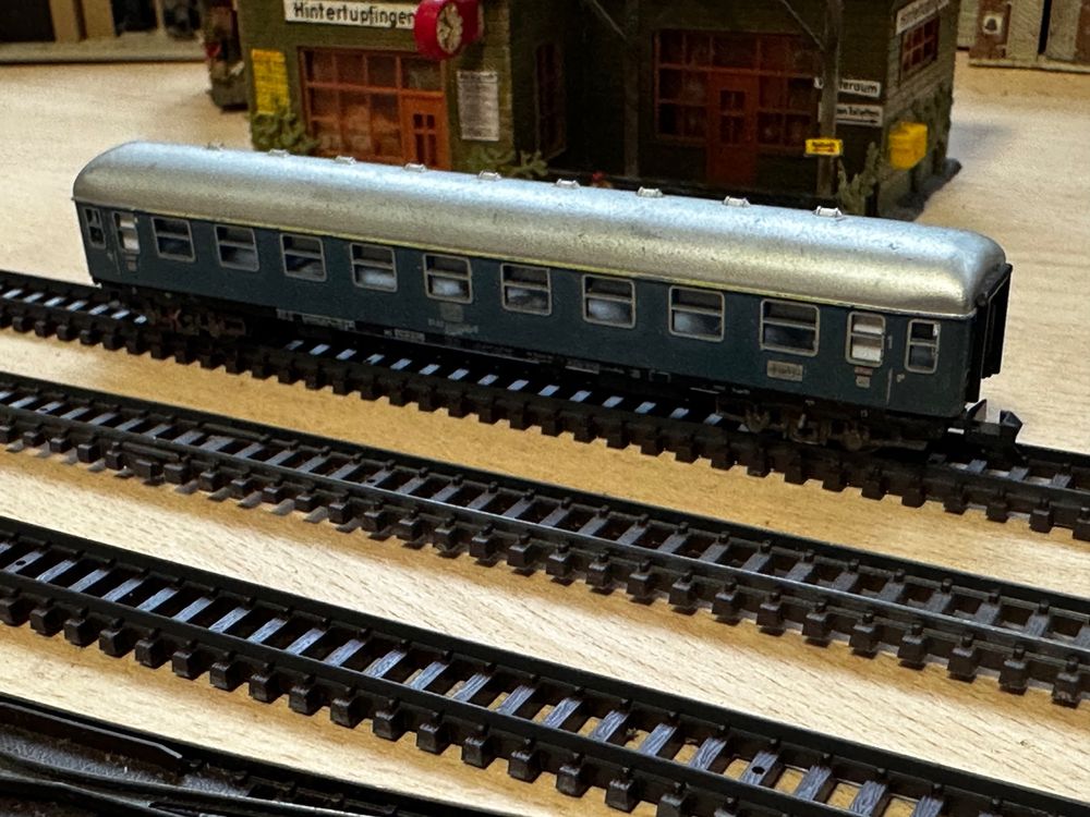 TRIX 2 Personenwagen + 1 Gepäckwagen + 1 Schlafwagen (Gebraucht) in ...