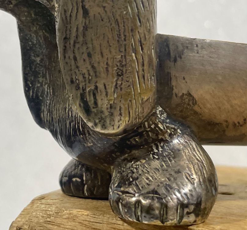 Art-Deko Grosses Dachel Skulptur mit sehr schönen Verzierung (Gebraucht ...