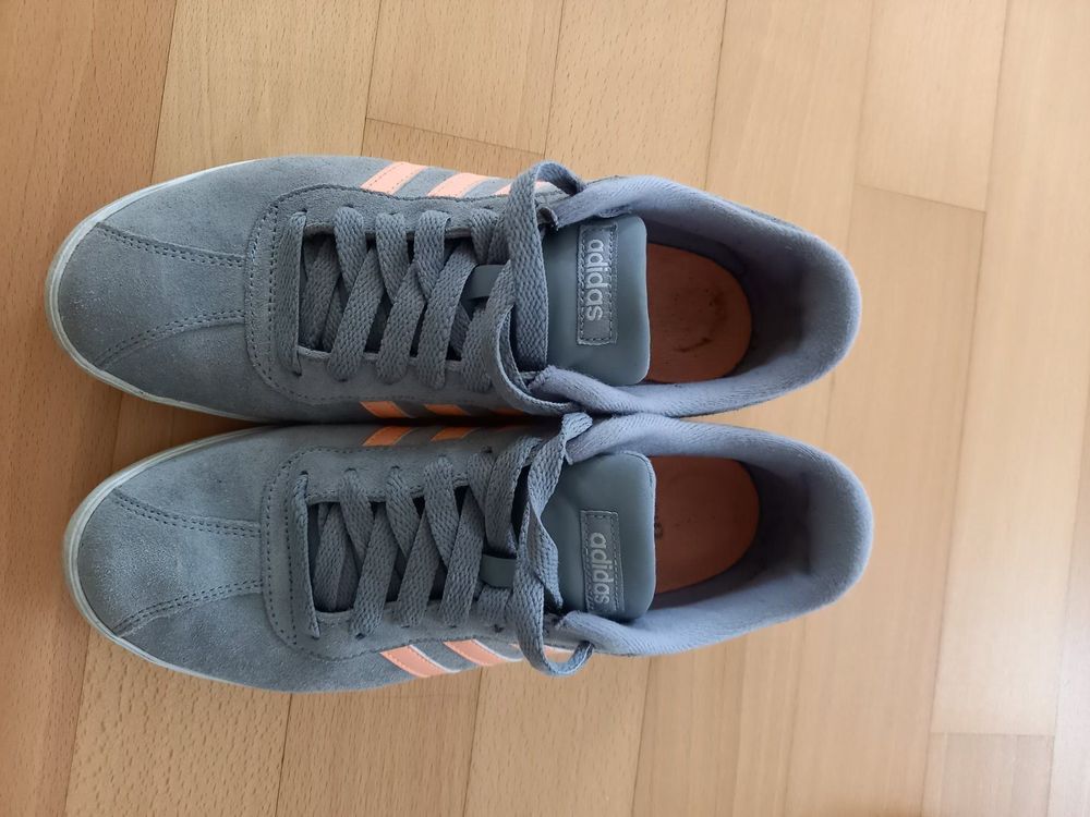 Adidas sneakers 39 1/3 (Gebraucht) in Horw für CHF 11 – mit Lieferung ...