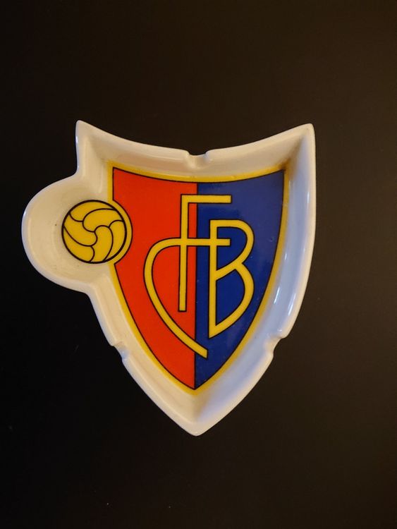 Aschenbecher Ash Tray - FCB FC Basel Wappen (Gebraucht) in Liestal für ...