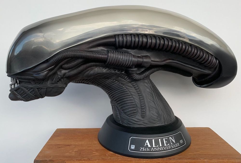 H. R. Giger grosse Skulptur Alien Head | Kaufen auf Ricardo