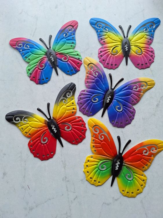 5 STK SCHMETTERLINGE AUS METALL - GARTENDEKO (Neu (gemäss Beschreibung)) in Huttwil für CHF 5 ...