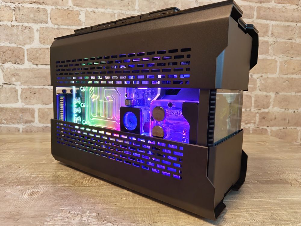 Unique PC komplett Wassergekühlt ROG 4090 OC / Ryzen 7950X (Gebraucht ...