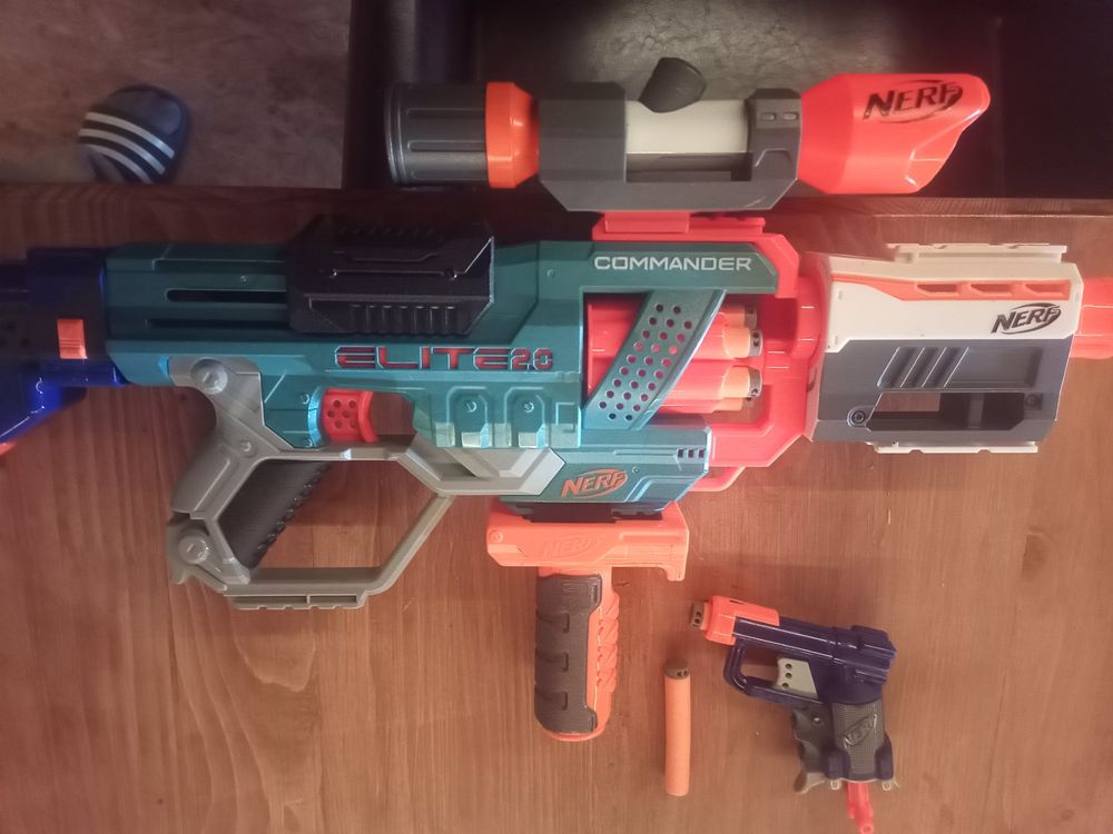 Nerf Elite Set Commander+Pistole (Gebraucht) in Studen BE für CHF 12 – mit Lieferung auf Ricardo ...