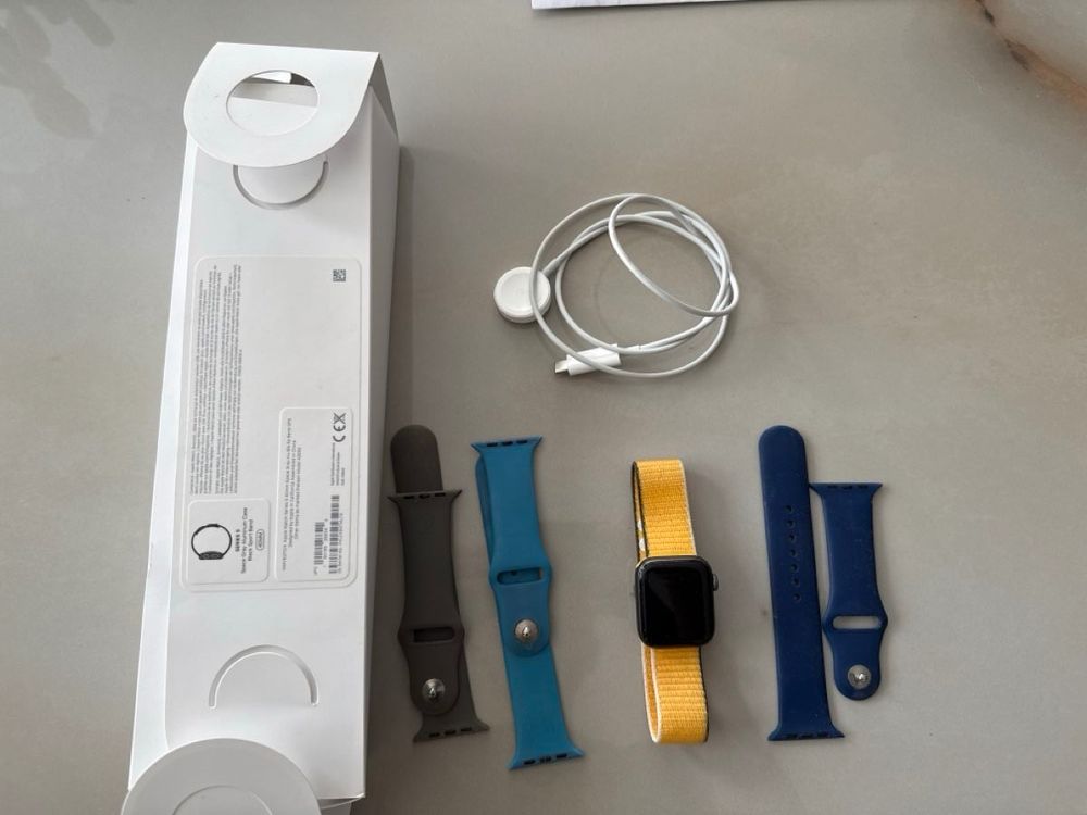 Apple Watch Series 5 - GPS - Space Gray - 40mm - Used (Gebraucht) in ...