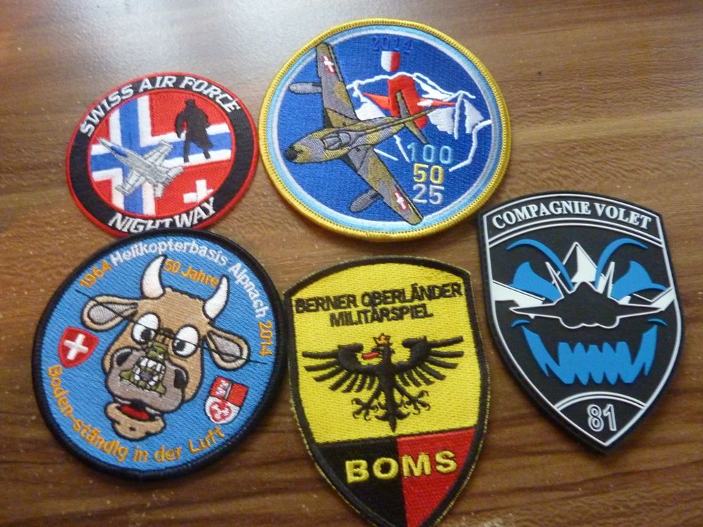 5 Div Badges (Gebraucht) in Zürich für CHF 29 – mit Lieferung auf ...