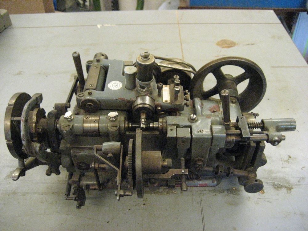 Zahnrad-Fräsmaschine Strausak & Cie Lohn Suisse (D'occasion) à pour CHF 1200 – retrait ...