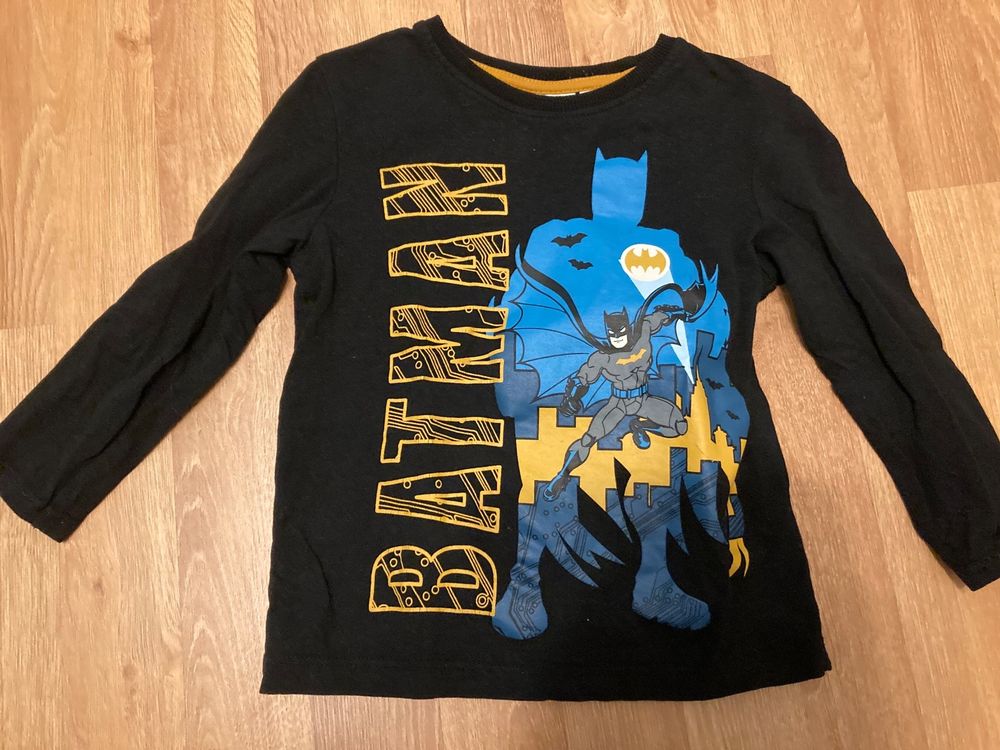Batman Langarmshirt Gr. 104 (Gebraucht) in für CHF 4.5 – mit Lieferung auf Ricardo kaufen