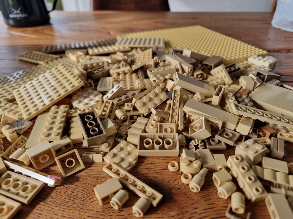 Beige Lego / 400 Gramm (Gebraucht) in Untersiggenthal für CHF 19 – mit ...