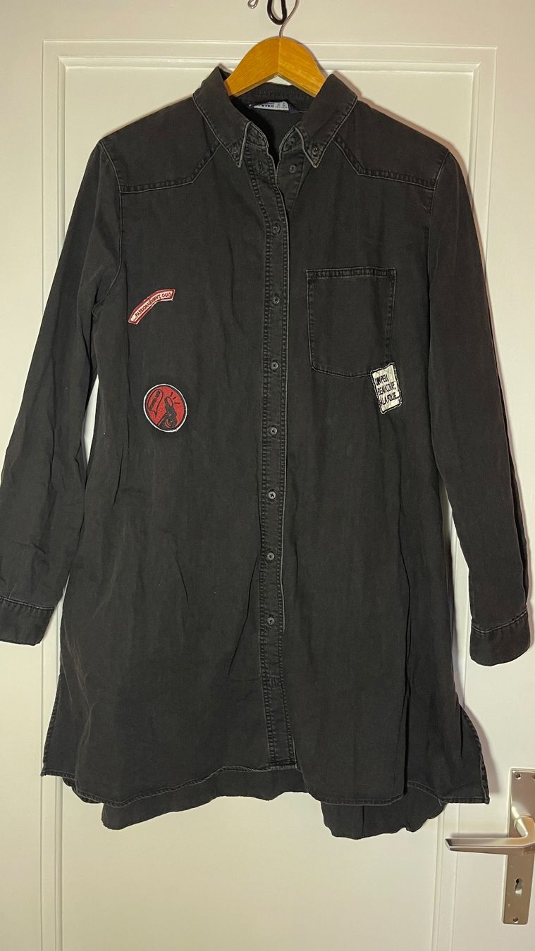 Chemise longue avec patch (D'occasion) à Territet pour CHF 10 – avec ...