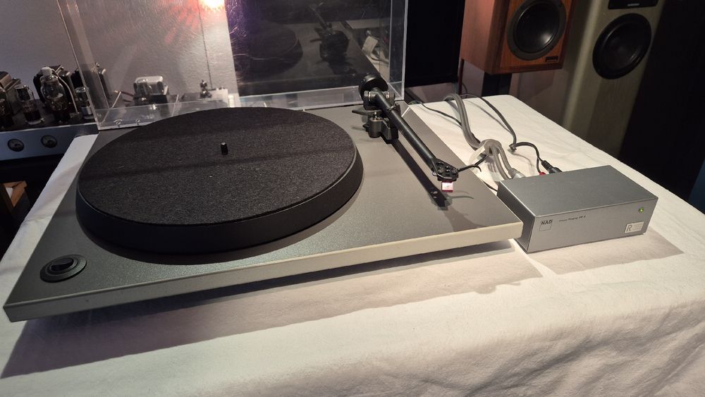 Plattenspieler NAD C 555 mit Phono-Vorverstärker (Rowen) (Gebraucht) in ...