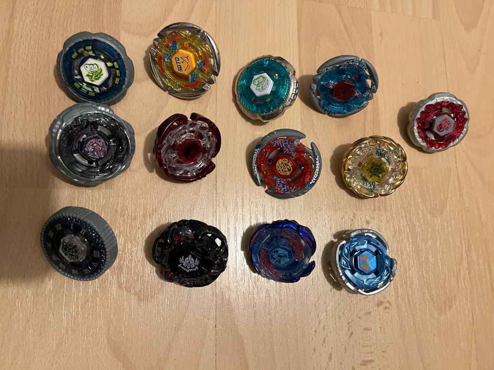 Beyblades First Editions! 13 Beyblades | Kaufen auf Ricardo