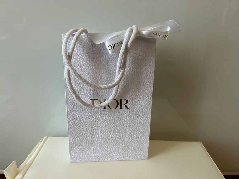 DIOR Paper bag with ribbon NEW 22x14cm | Kaufen auf Ricardo