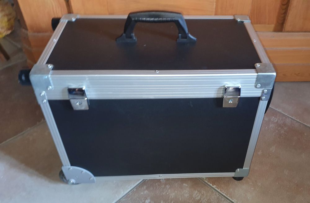 Flightcase Transportbox Trolley Transportkiste auf 2 Rollen (Gebraucht ...