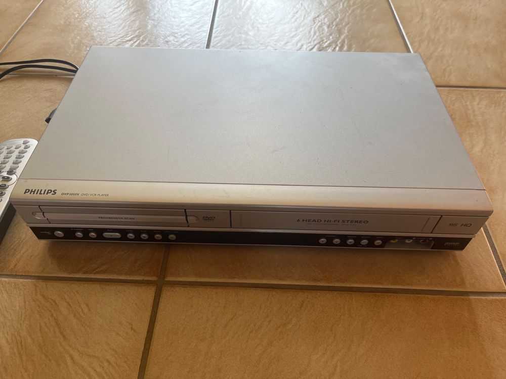 Lecteur de DVD et magnétoscope Combi Philips DVP3055V (Neu und ...