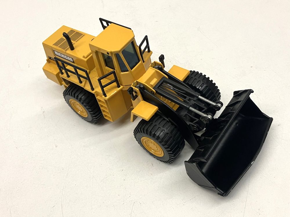 JOAL Spain: 1:50 Pneulader MICHIGAN L320 - Metall | Kaufen auf Ricardo