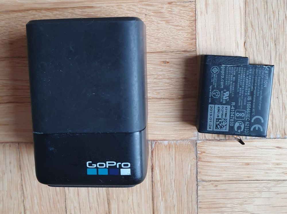Original Gopro Ladegerät und Akku für Hero 5 6 7 und 8 | Kaufen auf Ricardo