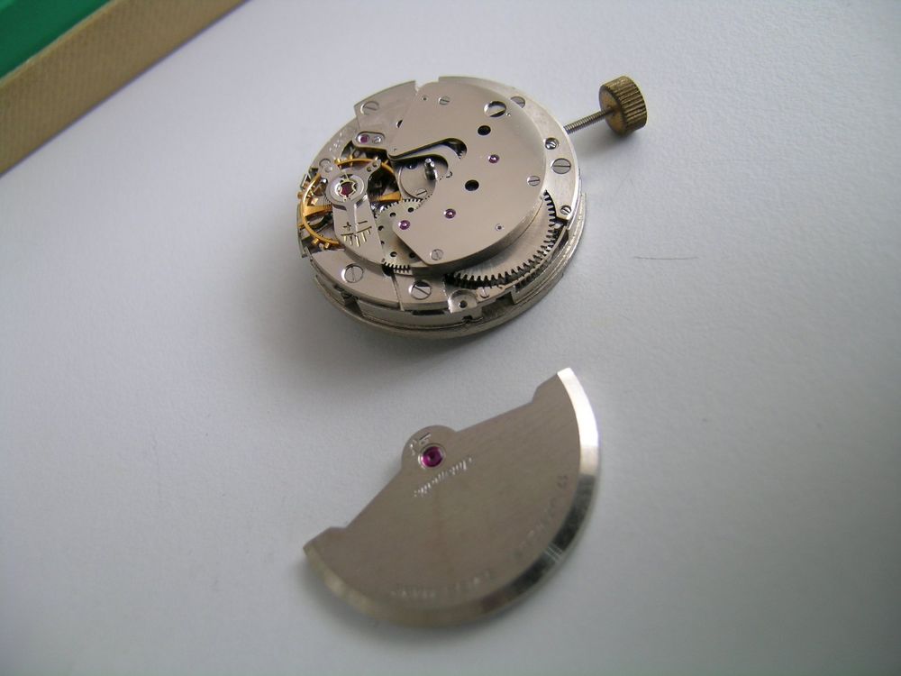 FELSA 693: 1 Uhrwerk mit Mondphase | Kaufen auf Ricardo