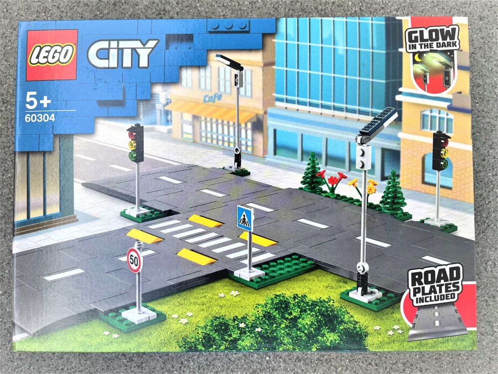 LEGO City # 60304 Strassen und Signalen (Neu und originalverpackt) in ...