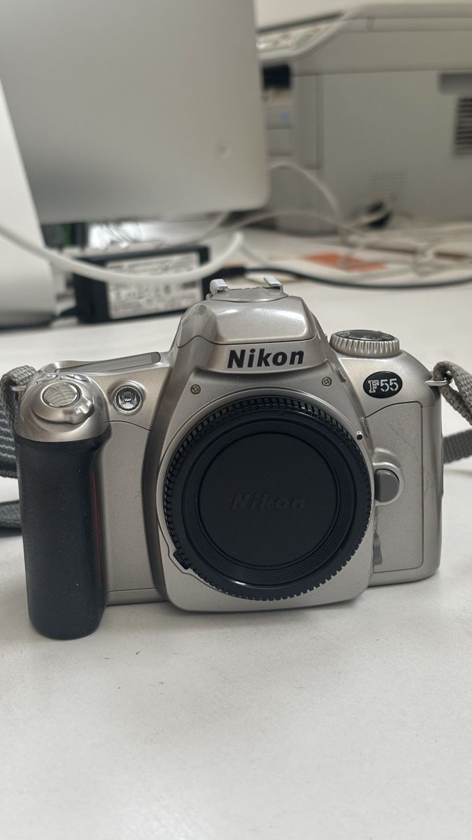 Nikon f55 - 35mm SLR camera - body only (D'occasion) à Lausanne pour ...