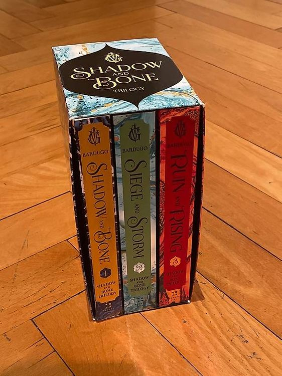 Shadow and Bone Trilogy, Leigh Bardugo (Gebraucht) in Zürich für CHF 5 – nur Abholung auf ...