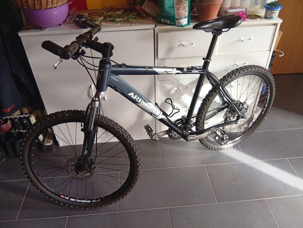 Vélo Arrow Topeka (Gebraucht) in La Chaux-de-Fonds für CHF 250 – nur ...