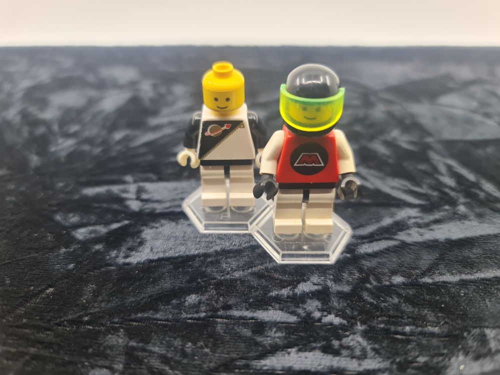 Lego Minifiguren Stand | Trans Clear | Pack a 5stk. | Kaufen auf Ricardo