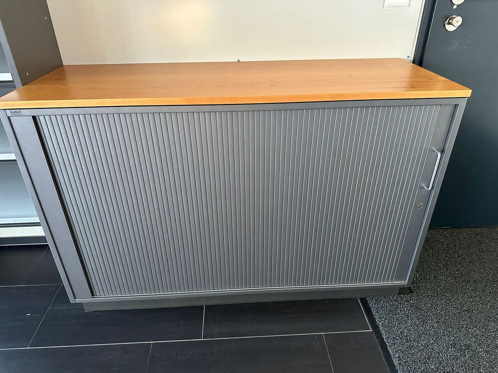 Metall-Rolladenschrank für Akten, Guter Zustand! Grau (Gebraucht) in ...