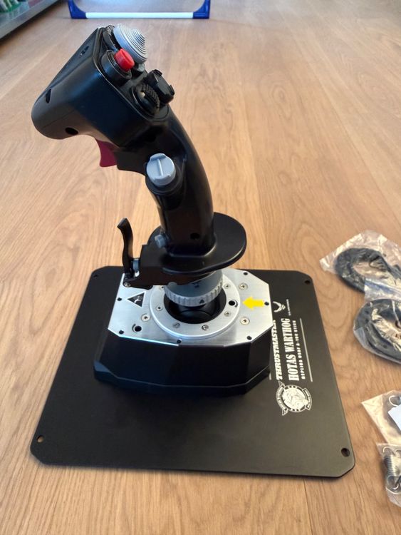 Thrustmaster HOTAS Warthog Flight Stick mit AVA Base (Gebraucht) in ...