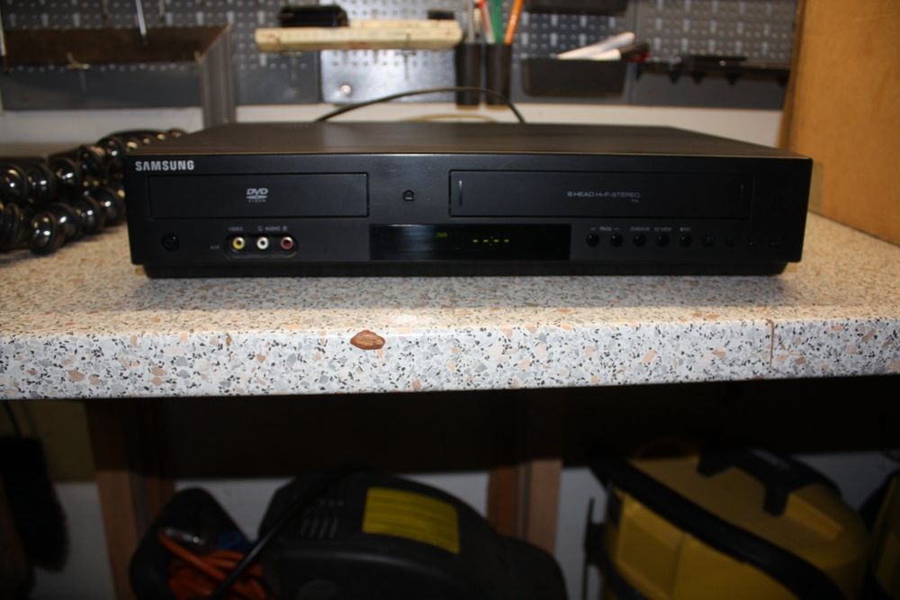 Samsung DVD-V6800 DVD player VHS COMBO | Kaufen auf Ricardo
