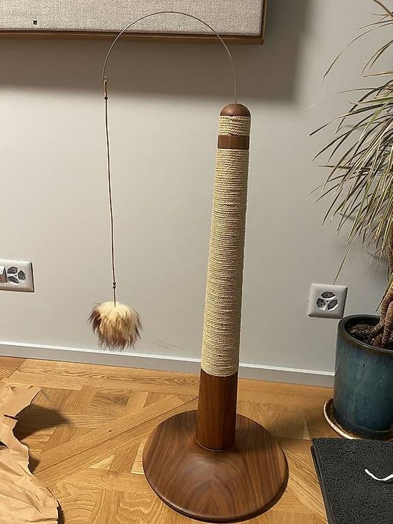 Griffoir jeu design pour chat en noyer (Gebraucht) in Lausanne für CHF ...