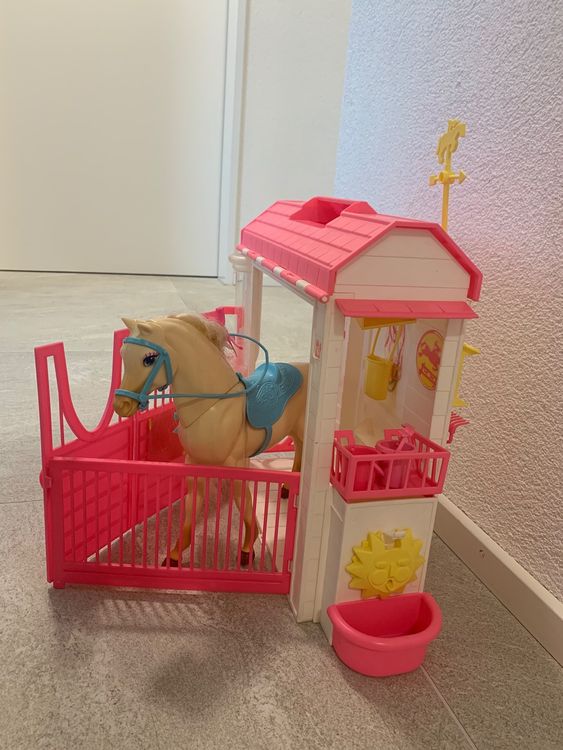 Barbie Pferdestall & Pferd "Leckermaul" aus den 90er (Gebraucht) in ...