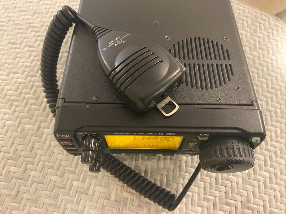 ICOM IC-703 HF/50MHz All Mode Transceiver (Gebraucht) in Ascona für CHF ...