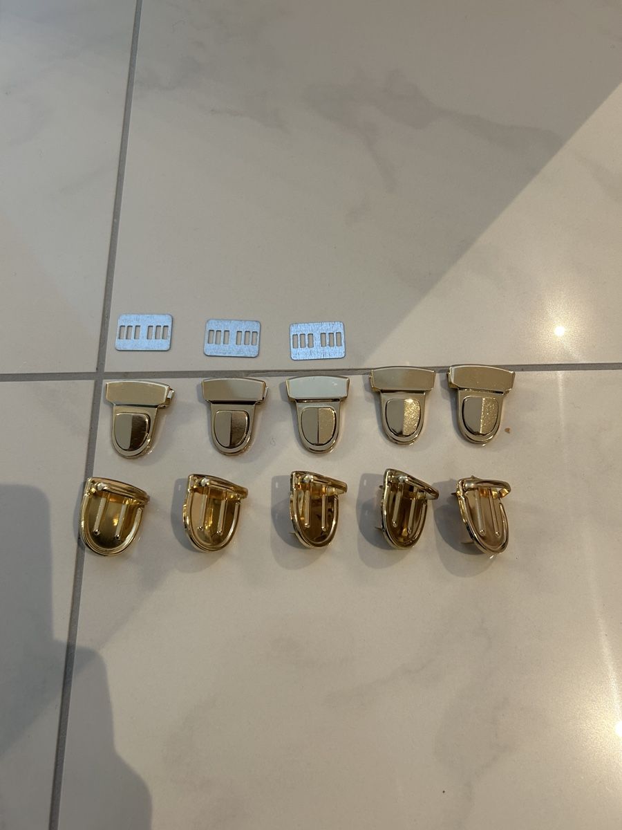 Taschenverschlüsse zum basteln/nähen (Gebraucht) in Hitzkirch für CHF 1 ...