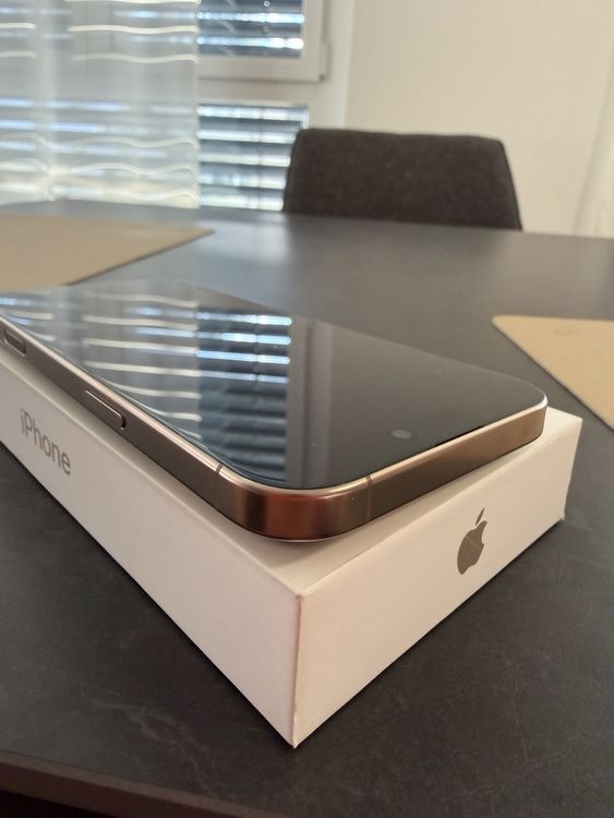 iPhone 16 Pro Max 256 GB, Weiss (Gebraucht) in Goldau für CHF 700 – nur ...