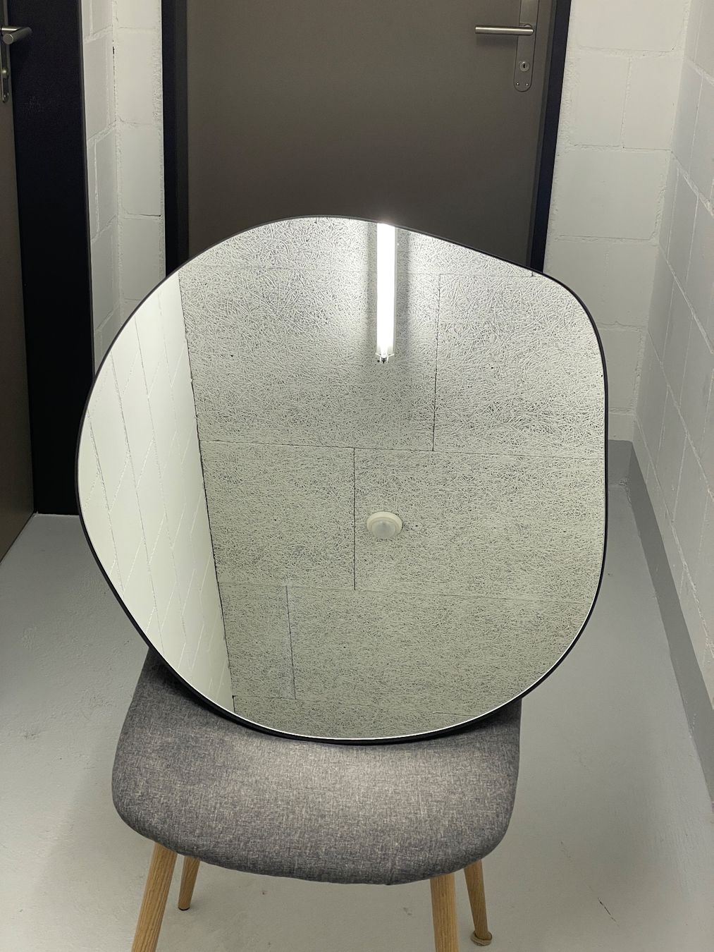 Irregular Wall Mirror – Zara Home (Discontinued Design) (Gebraucht) in ...
