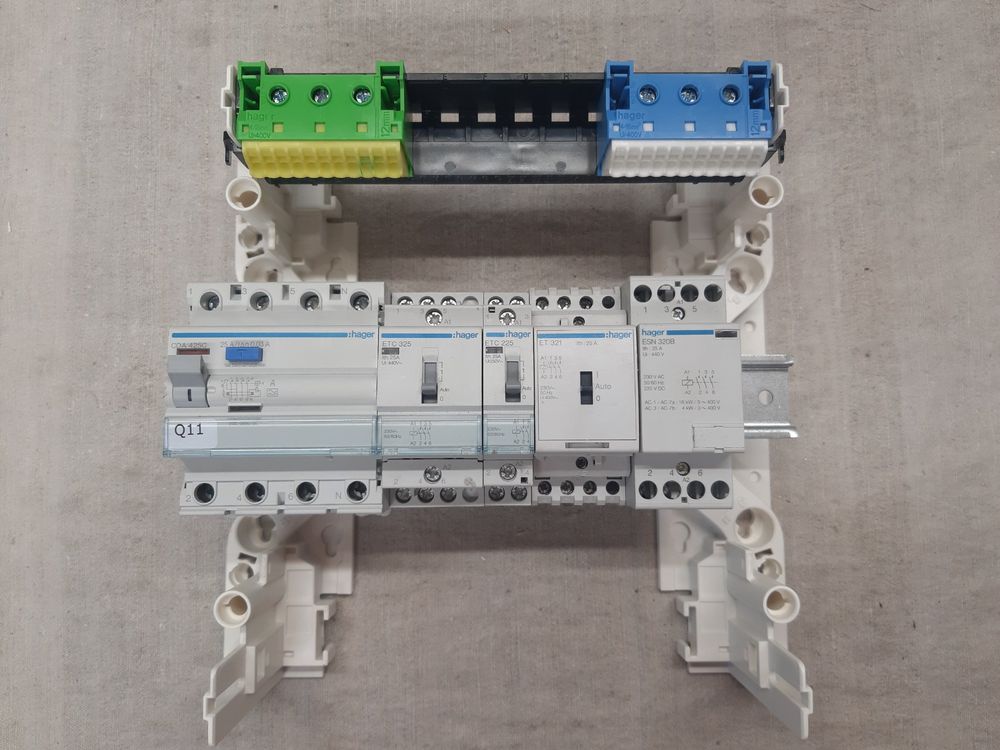 Unterverteiler hager FI 25A 3pol und 4x Schütz Tag/Nacht (Gebraucht) in ...