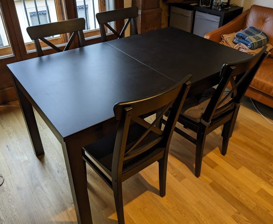 Table à rallonges (84 x 180/260 cm) + 4 chaises (Gebraucht) in Genève für CHF 300 – nur Abholung ...