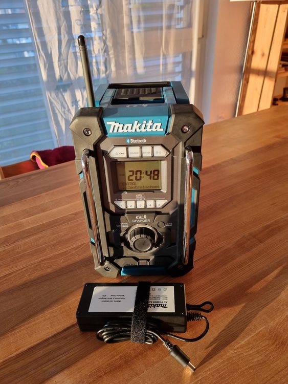 Makita DMR 301 Makita Baustellen Radio integr. Akkuladegerät | Kaufen ...