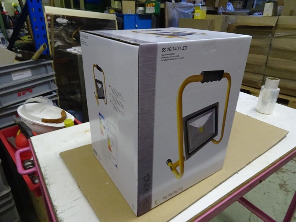 X179 neuer LED Scheinwerfer 20W ab 1.- (Neu und originalverpackt) in Necker für CHF 12 – mit ...