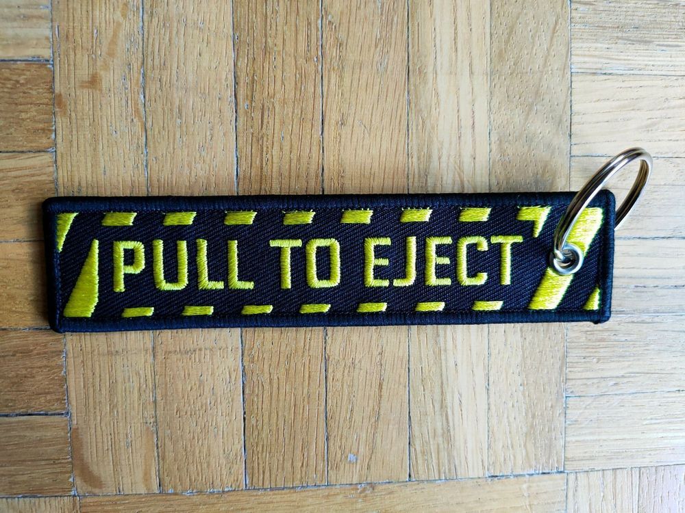 PULL TO EJECT Schlüsselanhänger | Kaufen auf Ricardo